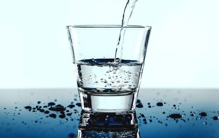 7 Awesome Health Benefits of Distilled Water